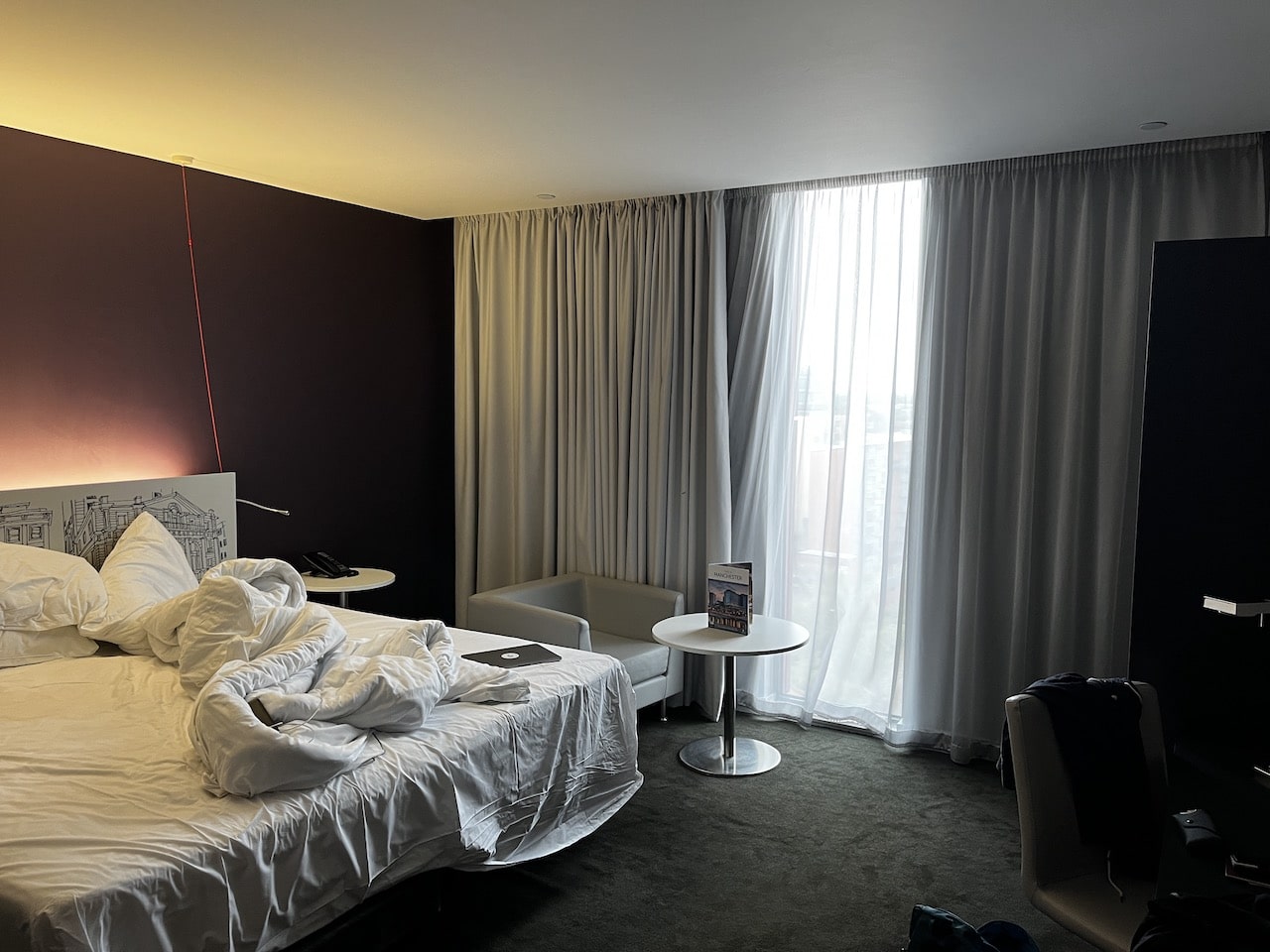 Where to Stay in Manchester? 5 Best Areas & Places to Stay (+Avoid!) 🐝