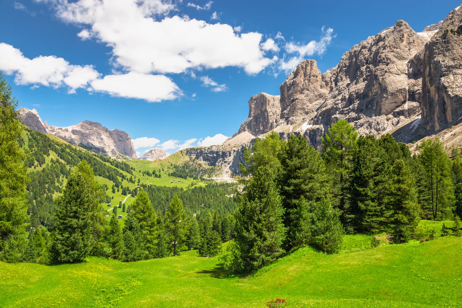 Where To Stay in The Dolomites? 4 Best Areas & Places to Stay (+ Avoid ...
